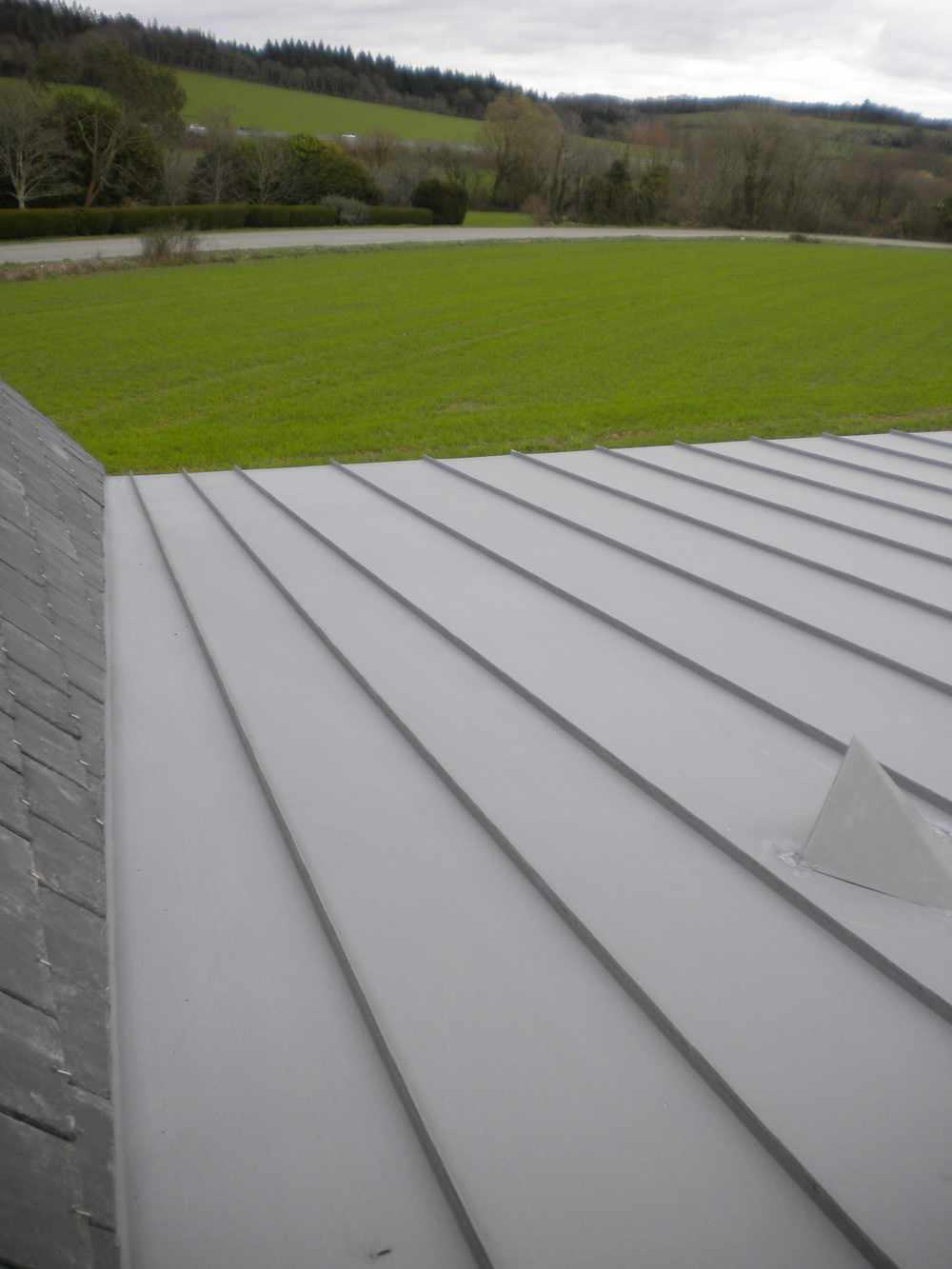 Rénovation Couverture Zinc Quartz sur Garage - Saint-Ségal, Châteaulin ...